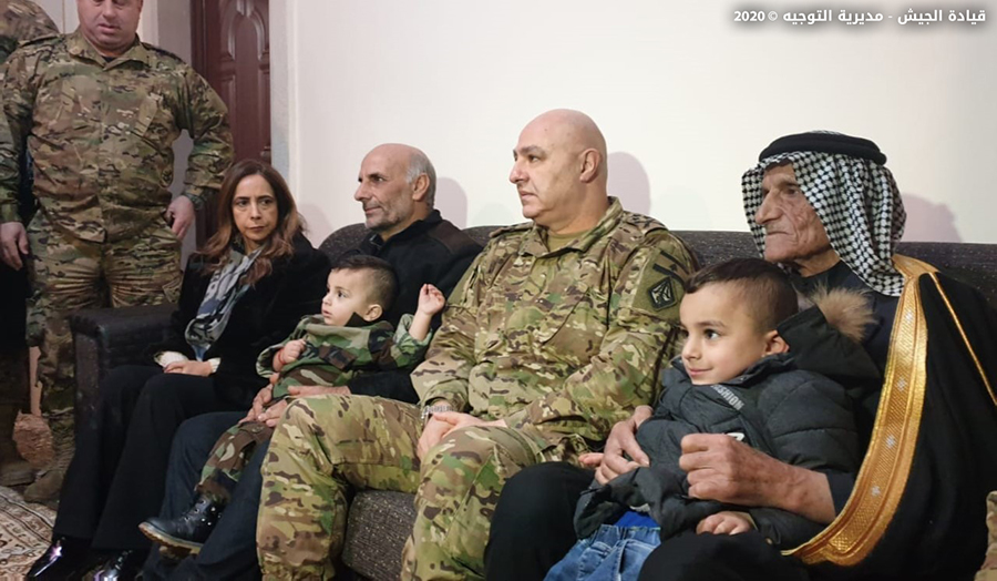 Visit of the Defense Minister and the LAF Commander to the families of ...