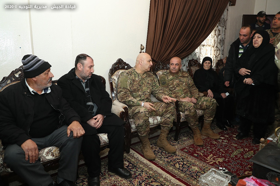 Visit of the Defense Minister and the LAF Commander to the families of ...