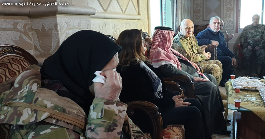 Visit of the Defense Minister and the LAF Commander to the families of ...