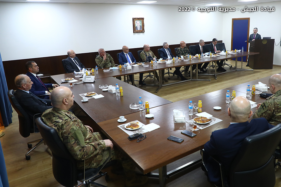 The visit of the Minister of National Defense to the Intelligence ...