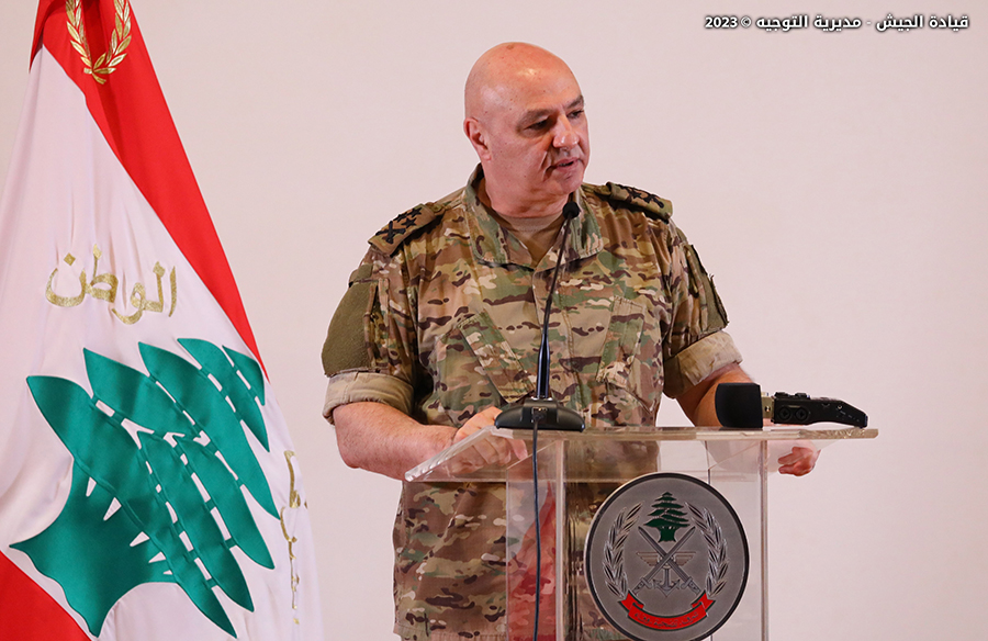 The Army Commander decorates the officers promoted to Brigadier General ...