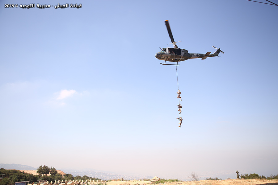 Remise de diplômes à la 19ème session aéroportée à la caserne Dany Harb ...