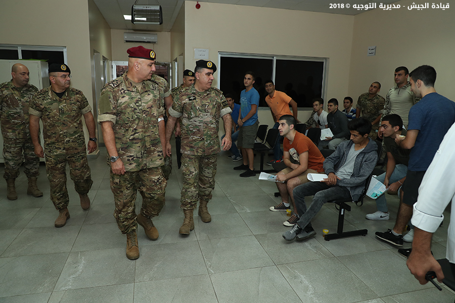 The Armed Forces Commander visited the Military Healthcare unit ...
