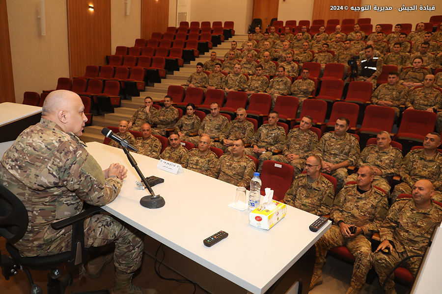 Visite du Chef d'État-Major à l'École Militaire Fouad Chehab | الموقع ...